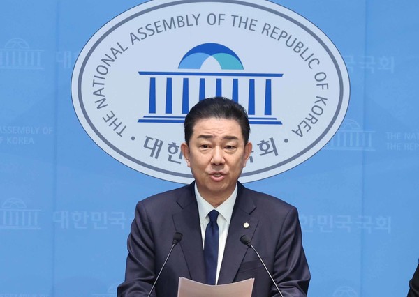 김병기 “재심 신청 않고 떠나겠다···의혹 씻고 돌아올 것”